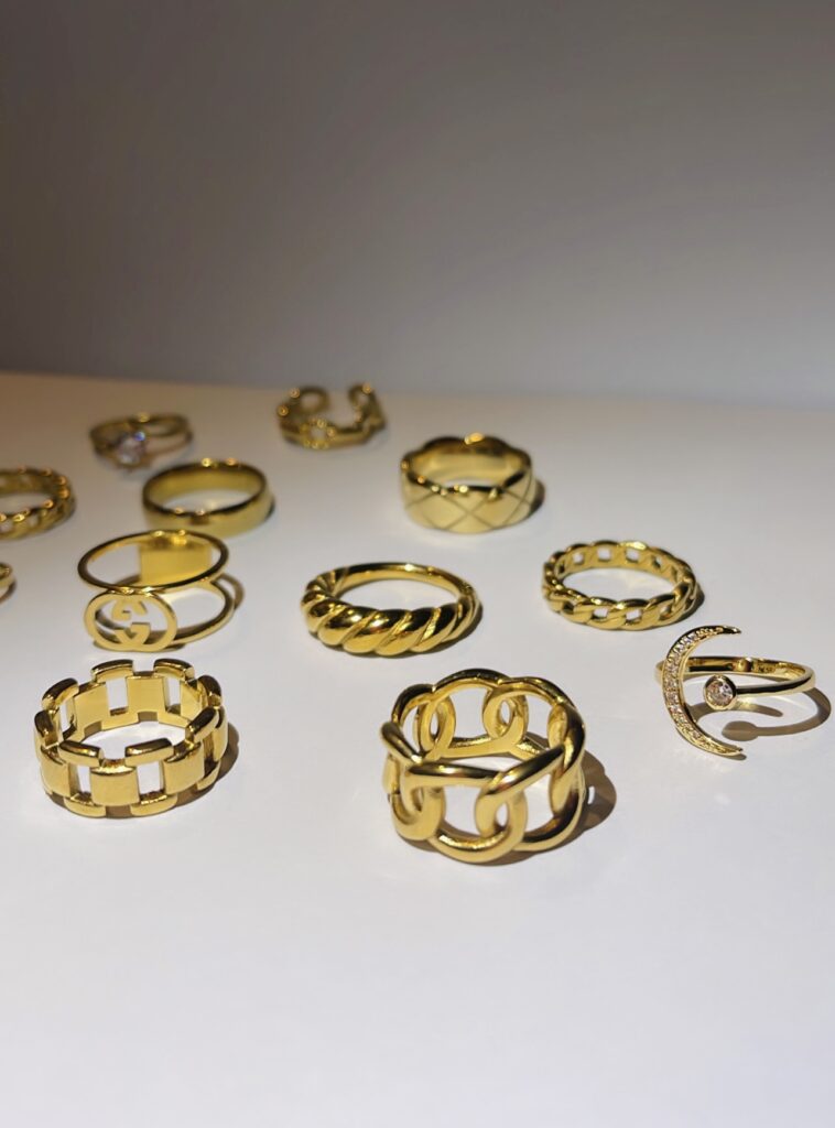 THIN CROISSANT RING | VIEWS - Official